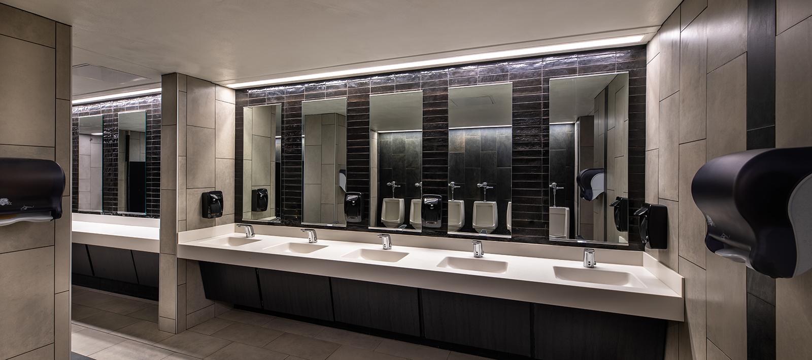 FSM4AL_UC_LockerRoom_01.jpg | Focal Point Lights