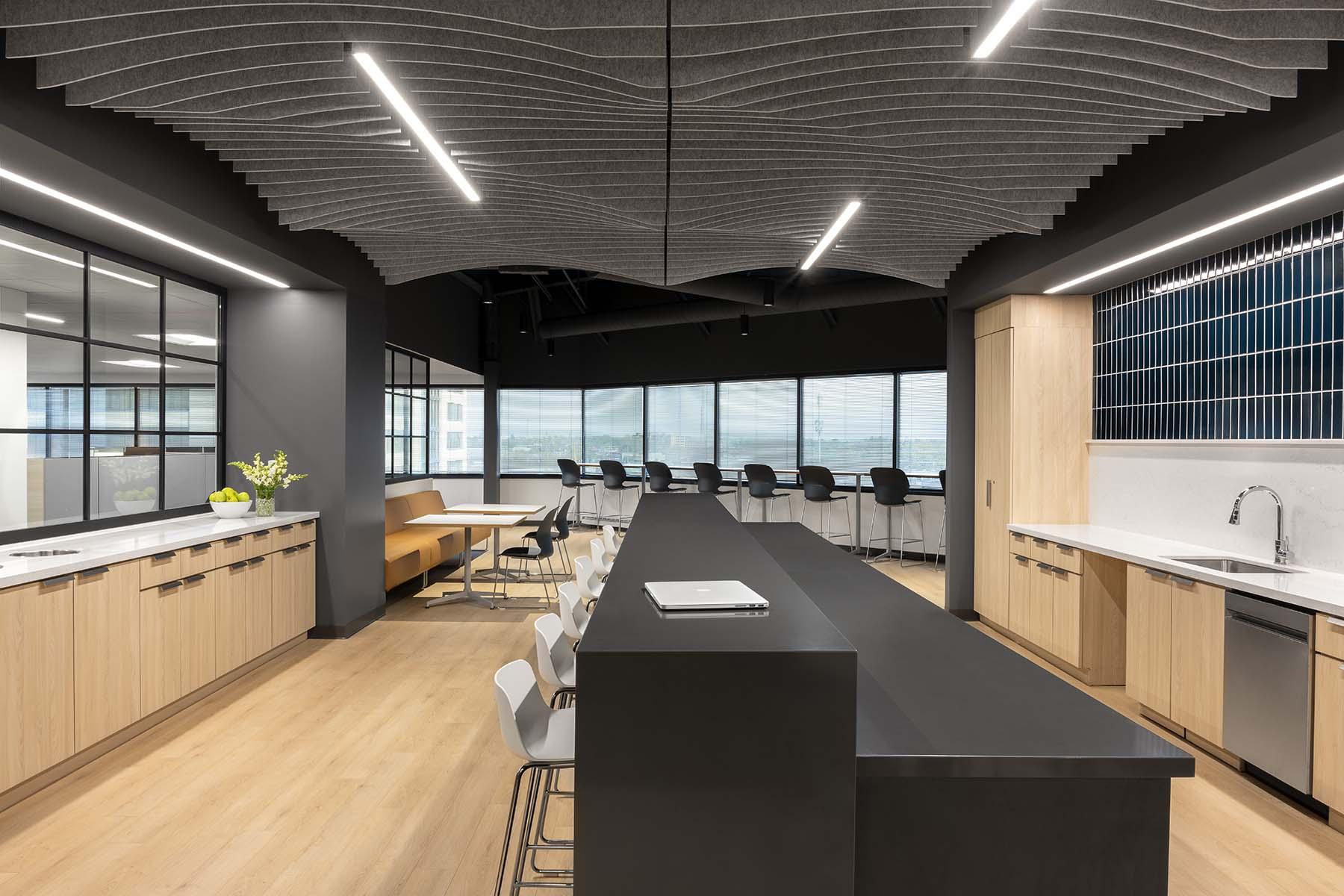 AMR-AHA_AMR-AHB_CRB_01.jpg | Focal Point Lights